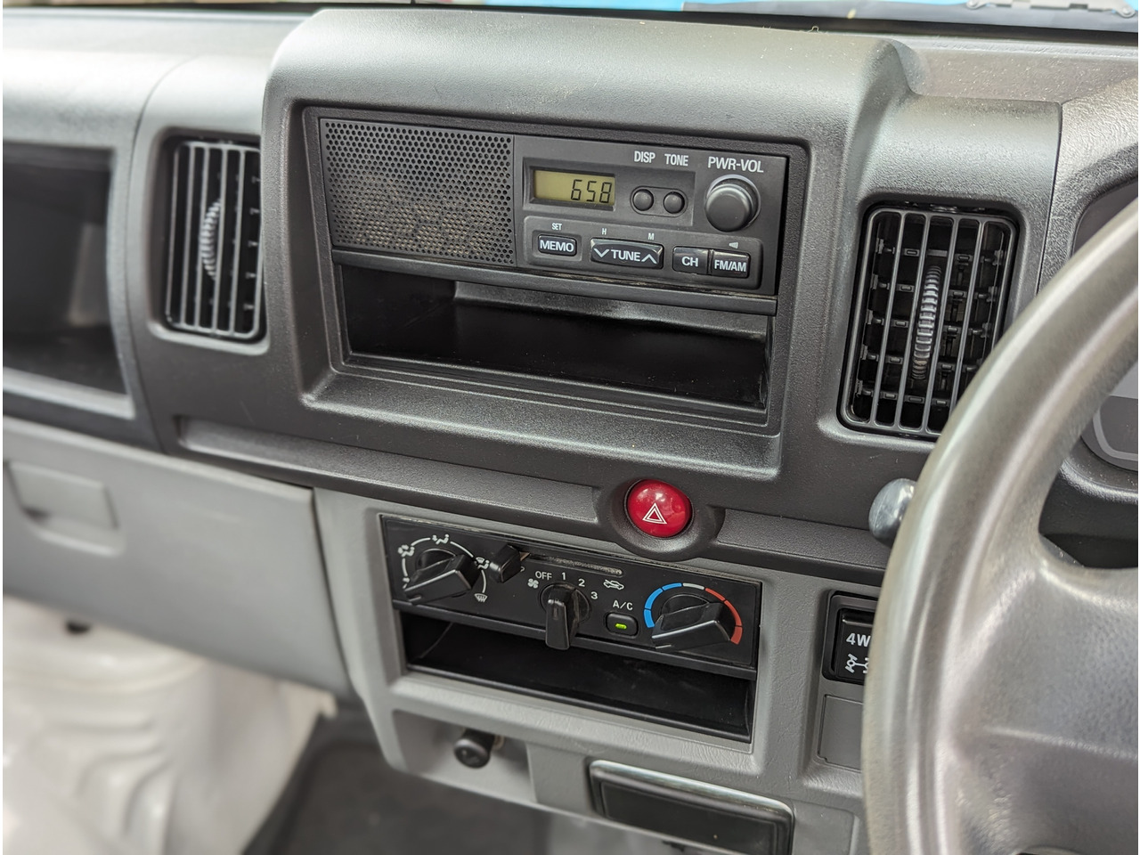 日産 NT100クリッパー DX 4WD 5速MT エアコン パワステ の中古車詳細 (74,737km, ホワイト, 青森県, 59.9万円) | 中古車情報・中古車検索なら【車選びドットコム】