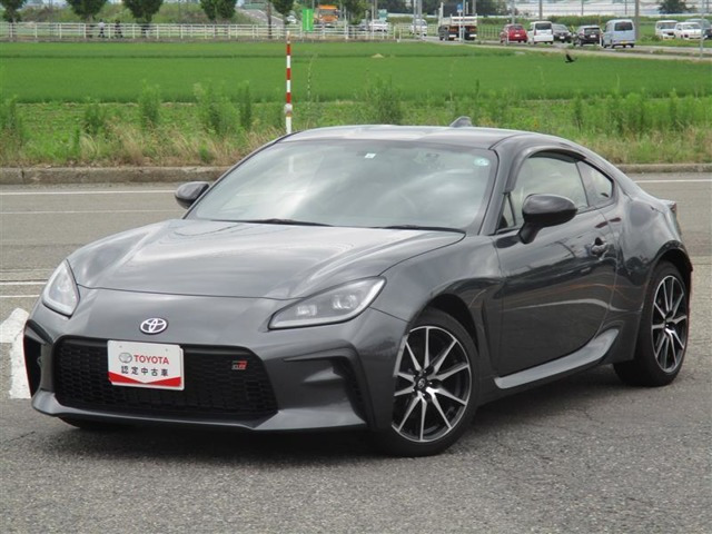 中古車 トヨタ GR86 2.4 SZ の中古車詳細 (4,000km, マグネタイトグレーメタリック, 新潟県, 318万円) | 中古車情報・中古車検索なら【車選びドットコム（車選び.com）】